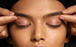 What Is Eyebrow Pinching? This New Technique Will Help More Than Just ...