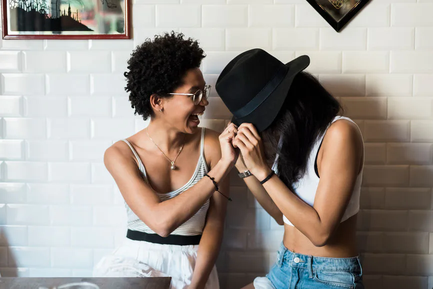18 Places To Meet People IRL If You'd Prefer A Face-To-Face Meet Cute