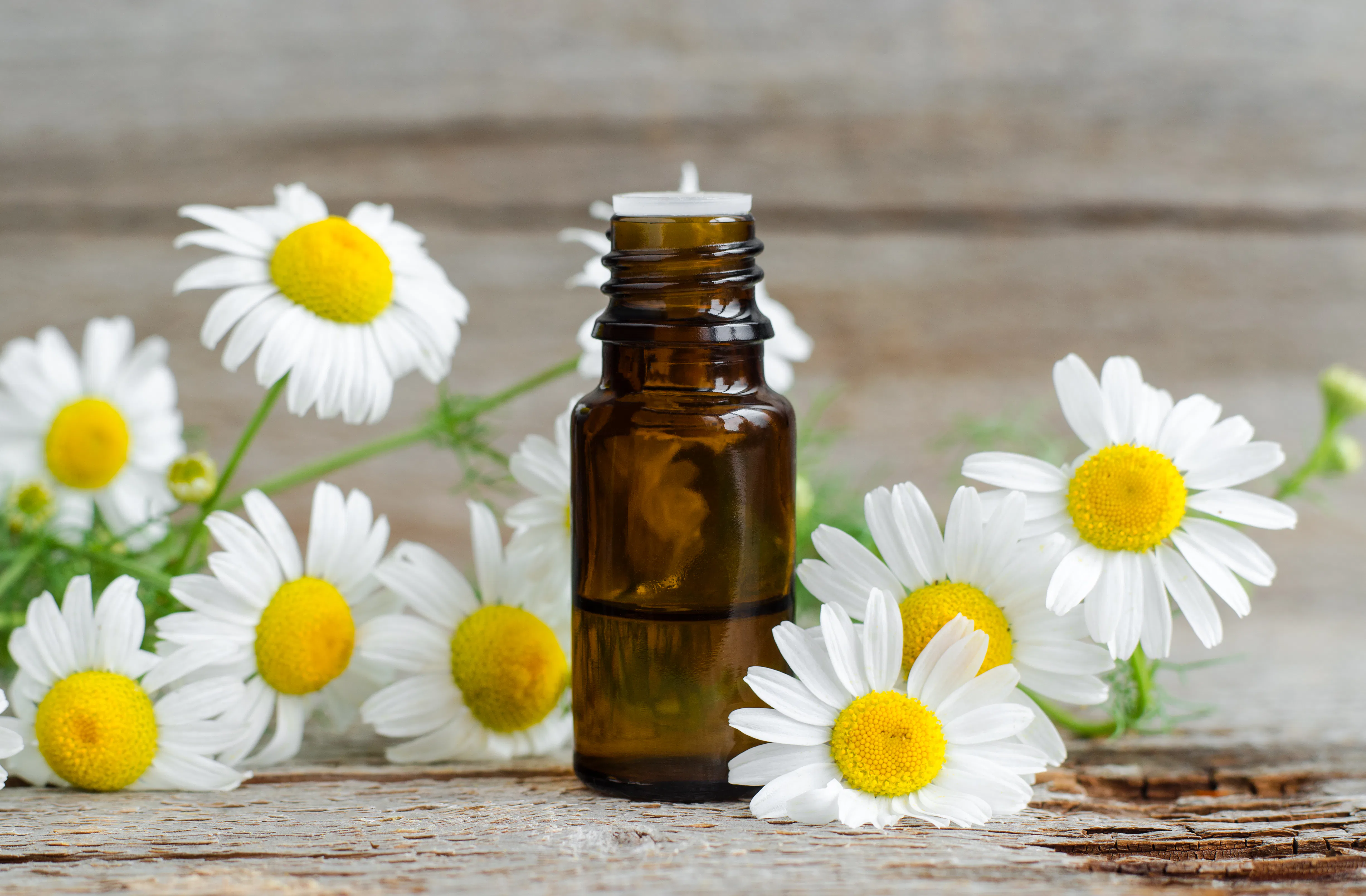 8 Home Remedies For Clear Skin That Are Natural & Cheap