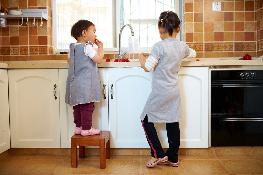 6 Signs Your Kid Is Ready To Use A Knife To Cut Their Food, Because ...