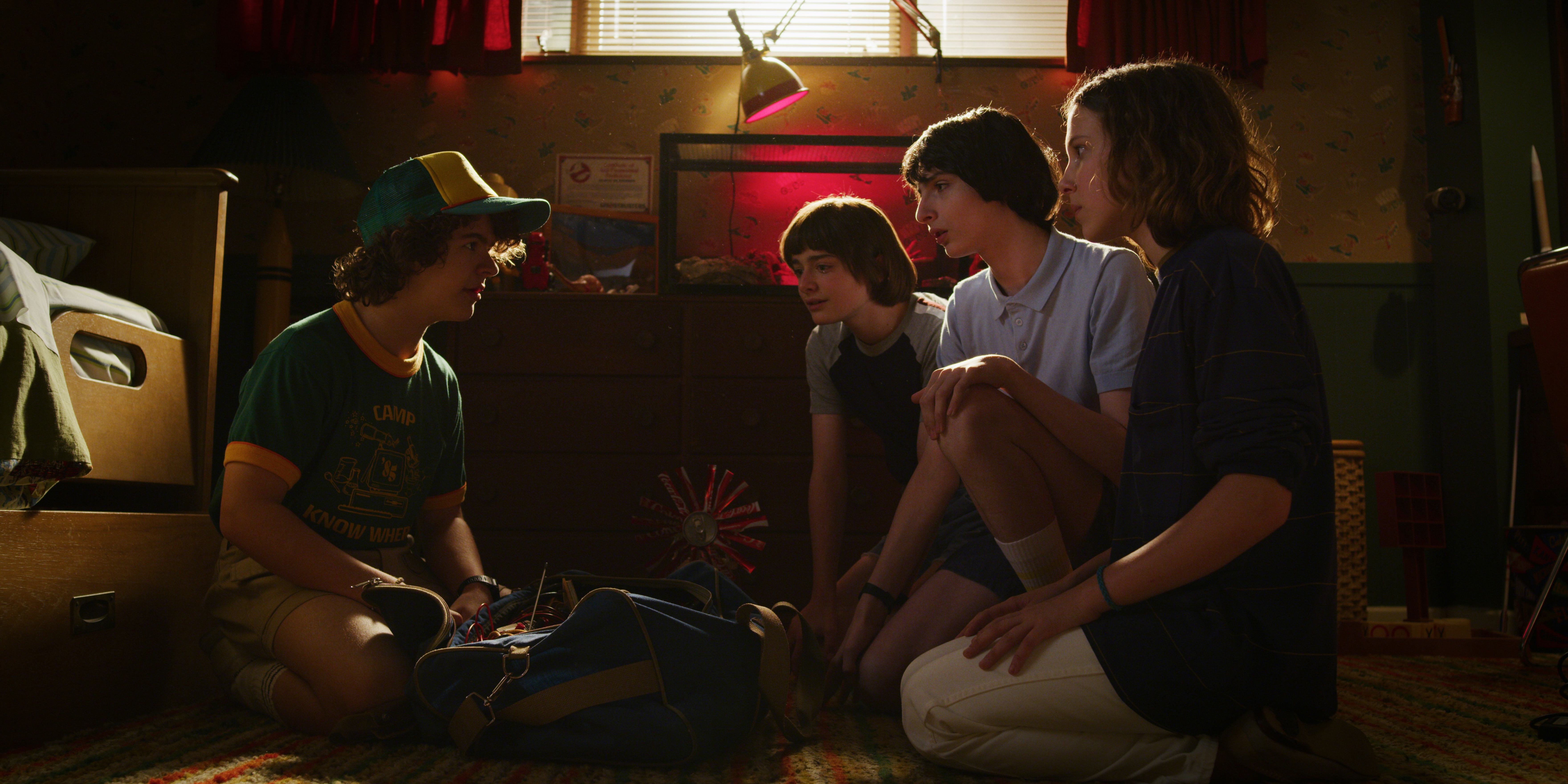 Who Is Dustin's Girlfriend On 'Stranger Things'? Suzie Has Fans Asking ...