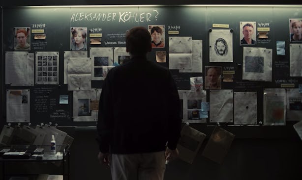 The 'Dark' Season 2 Timelines Explained, Because You Need Several ...