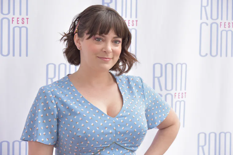 The Future Of The Rom-Com, According To Super-Fans Rachel Bloom & Casey ...