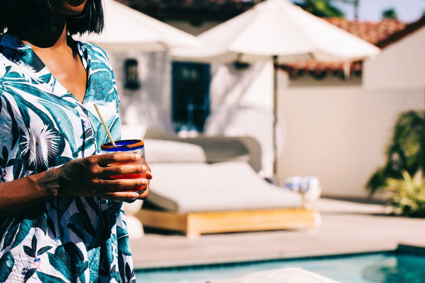 7 Clever Pool Pics To Take For Instagram That'll Glow On Your Gorgeous Feed