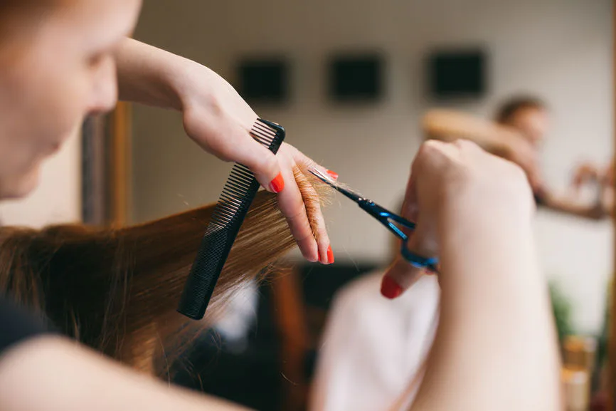 Here's How To Tell When You Need A Haircut ASAP, According To Hairstylists