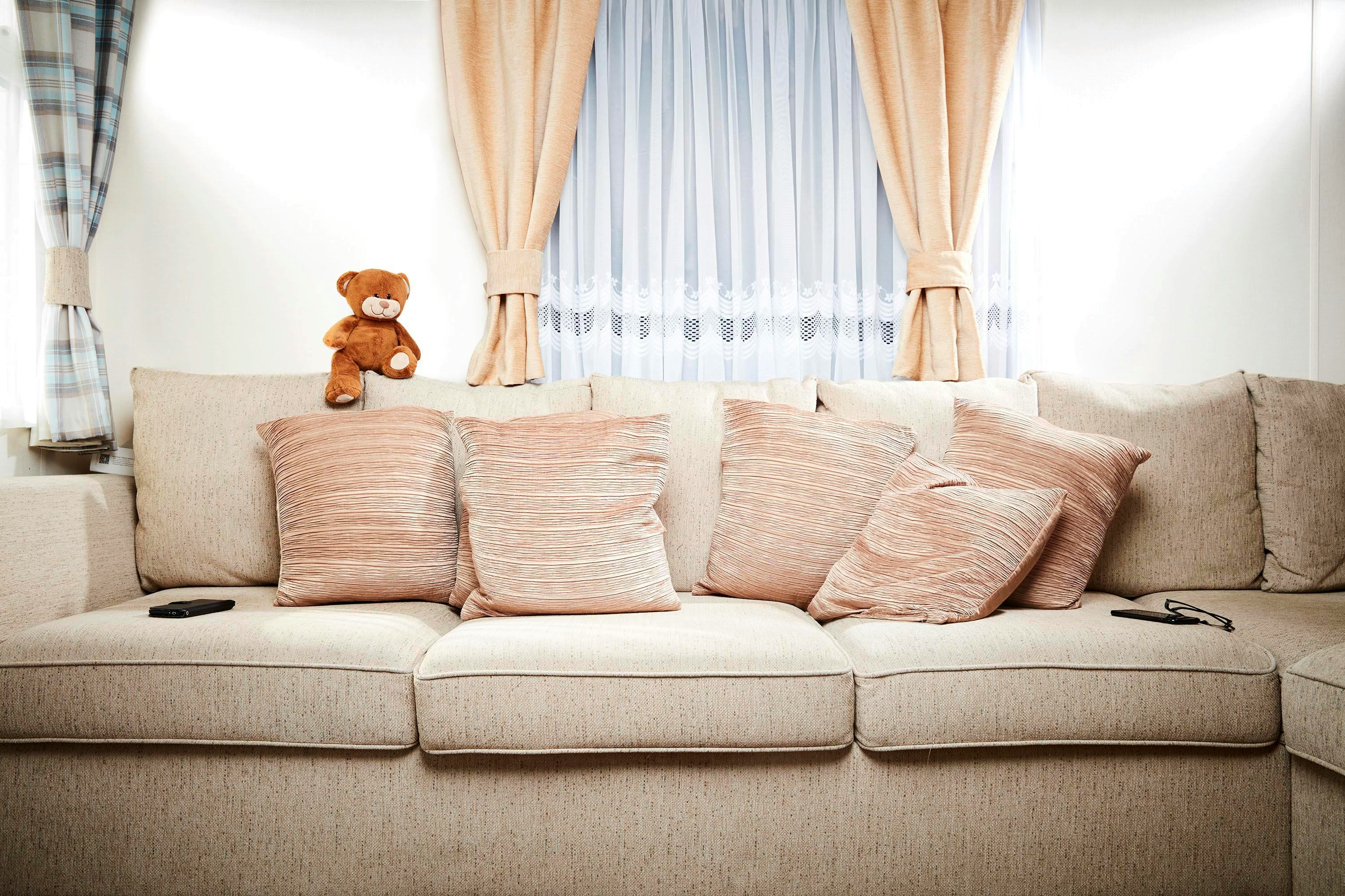 The 2019 Celebrity Gogglebox Lineup Has Been Revealed, & It's Pretty ...