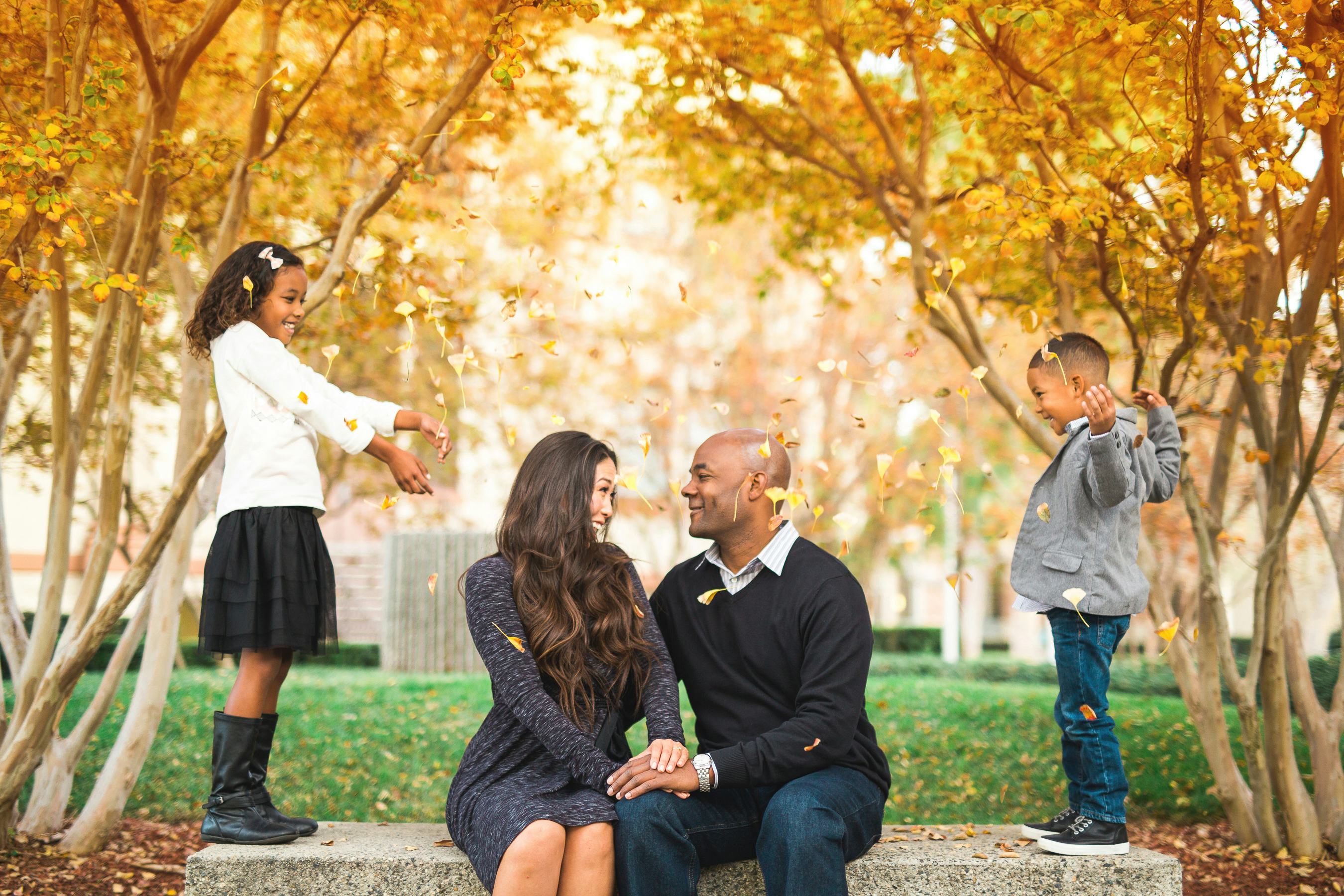 21 Engagement Photos With Kids, That Prove More Is More