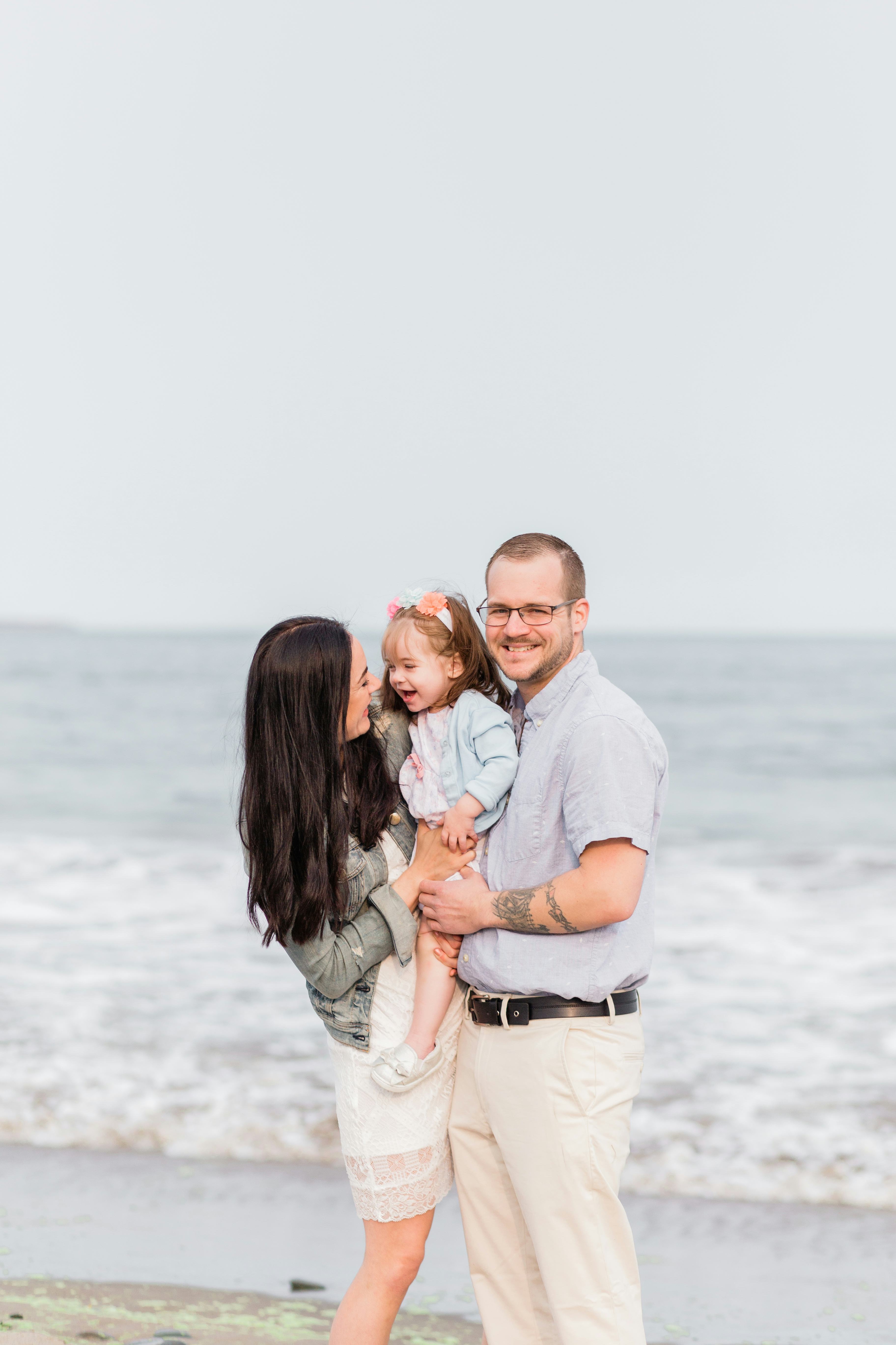 21 Engagement Photos With Kids, That Prove More Is More