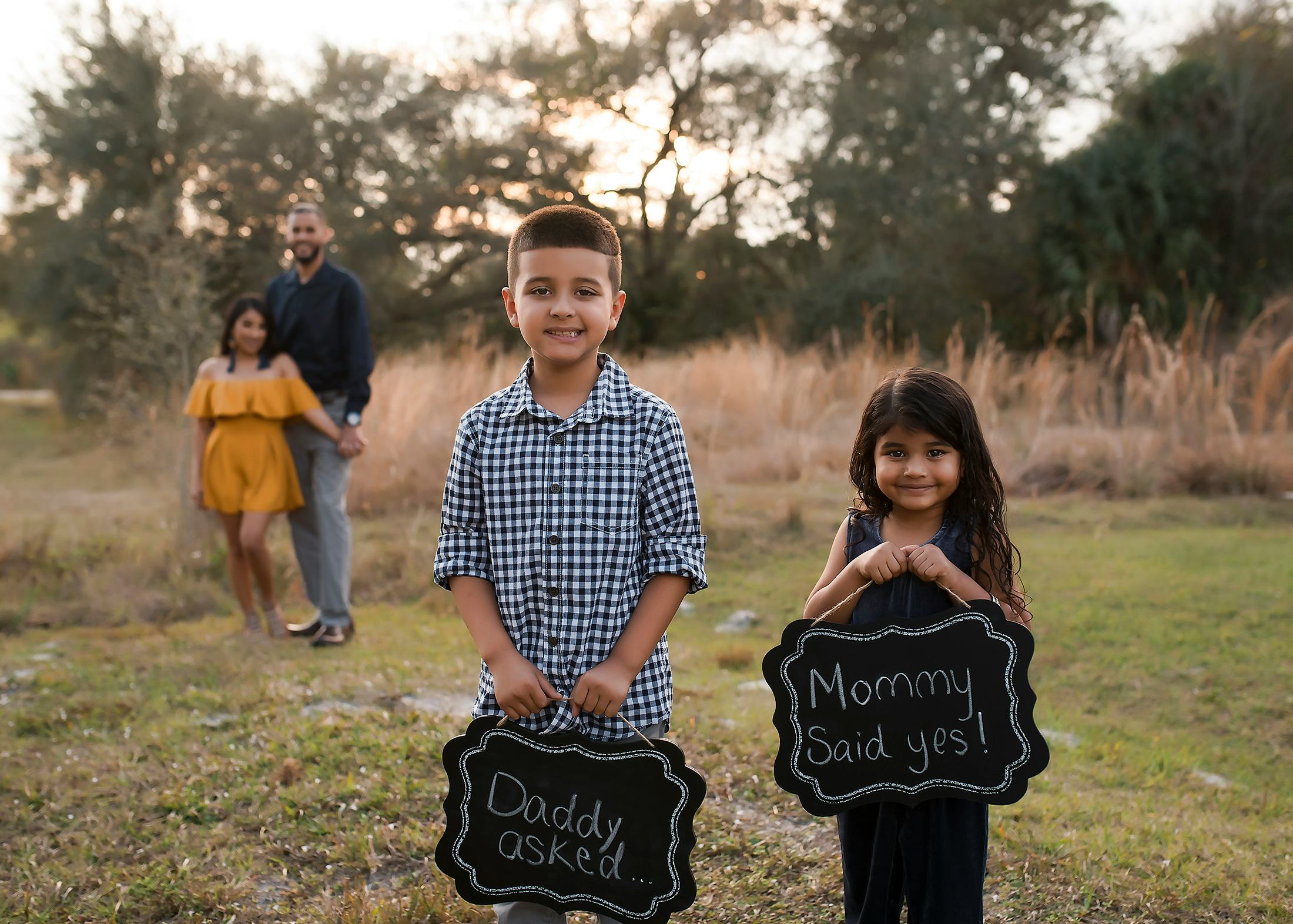 21 Engagement Photos With Kids, That Prove More Is More