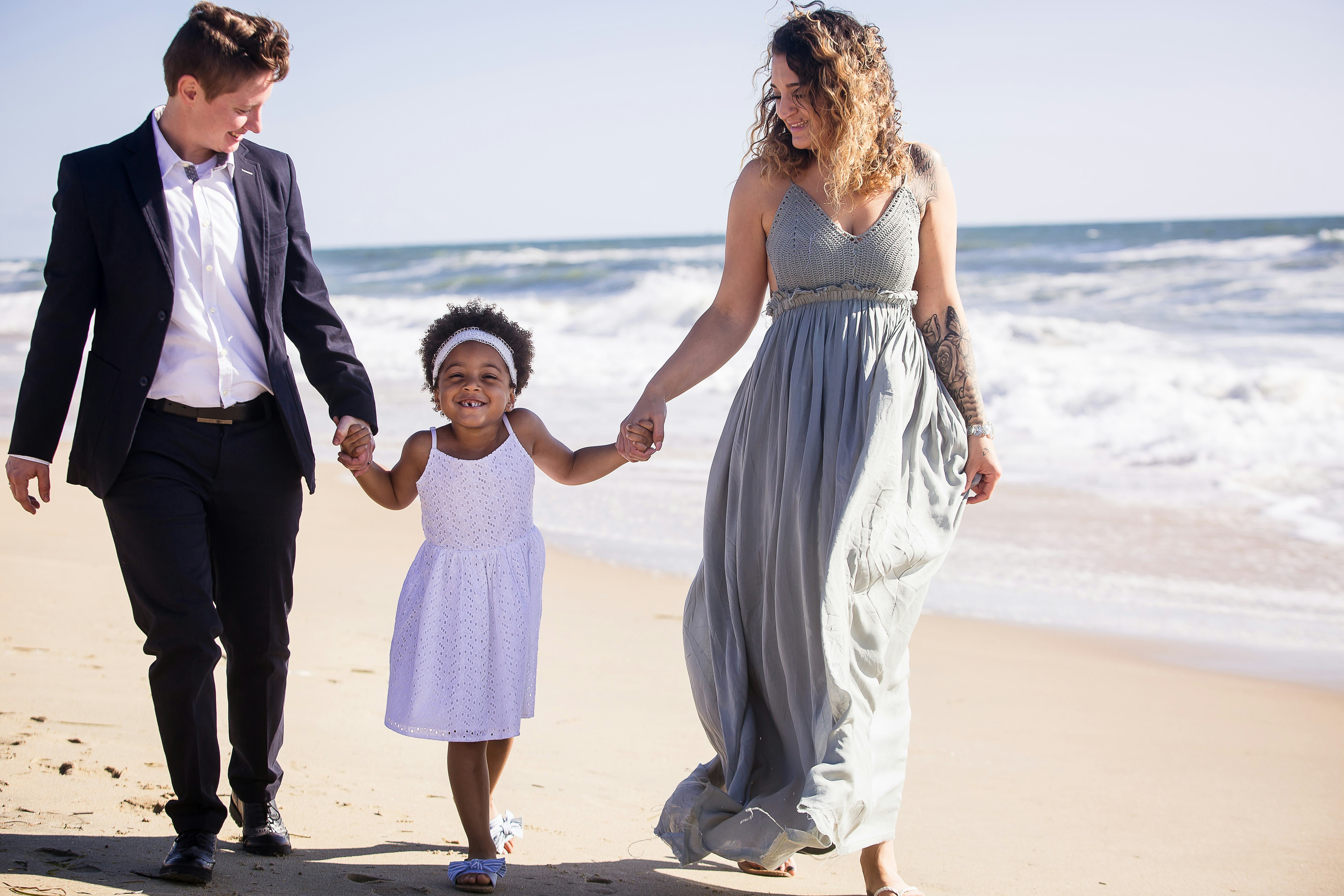 21 Engagement Photos With Kids, That Prove More Is More
