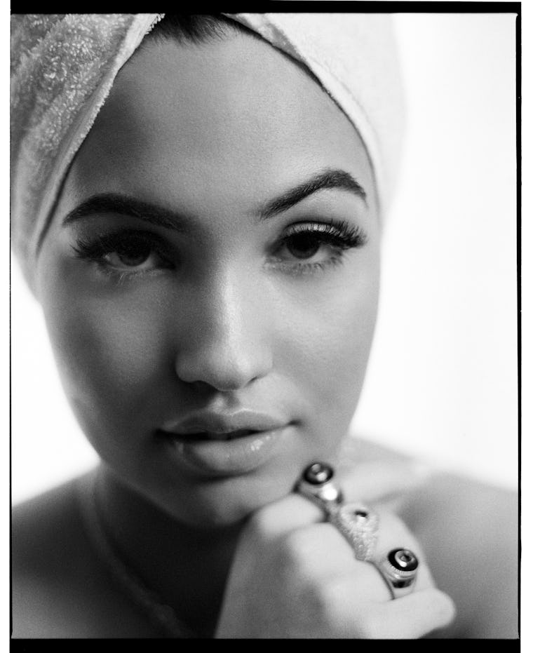 Mabel On Being Mixed Race, Her Backstage Rituals, Loving Acrylic Nails ...