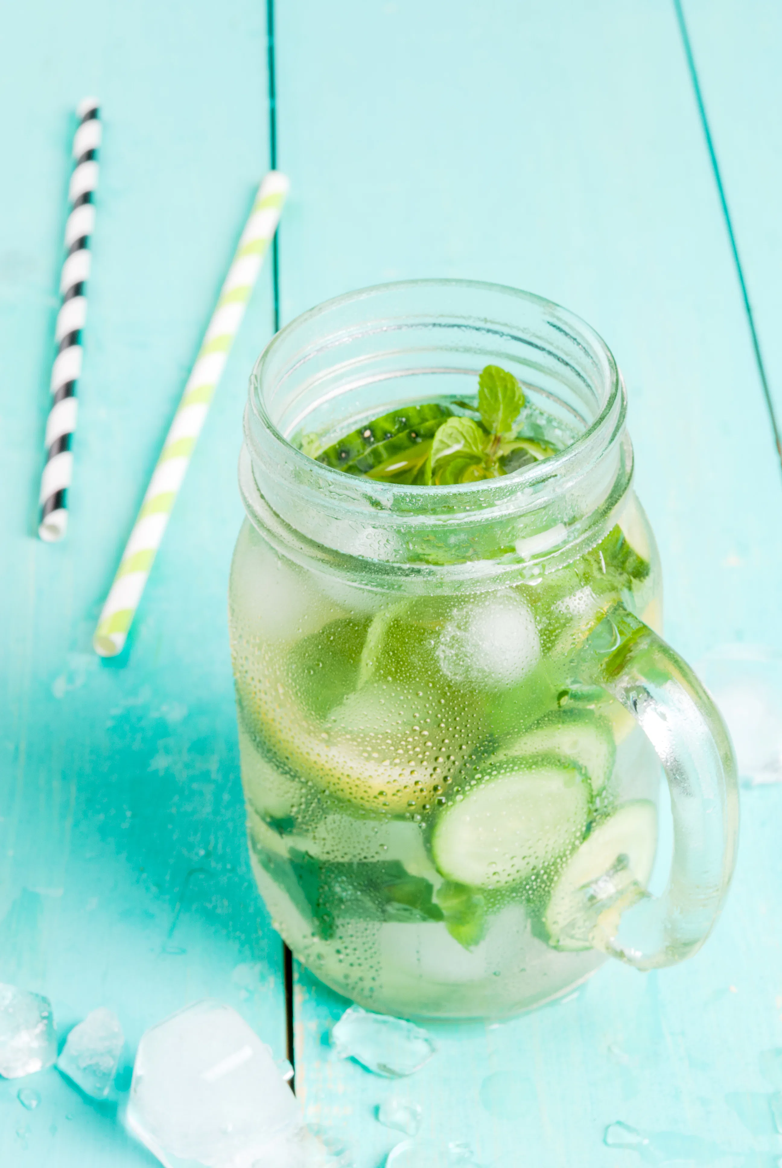 Are CBD Cocktails A Solution To Booze-Free, Chill Summer Drinks?