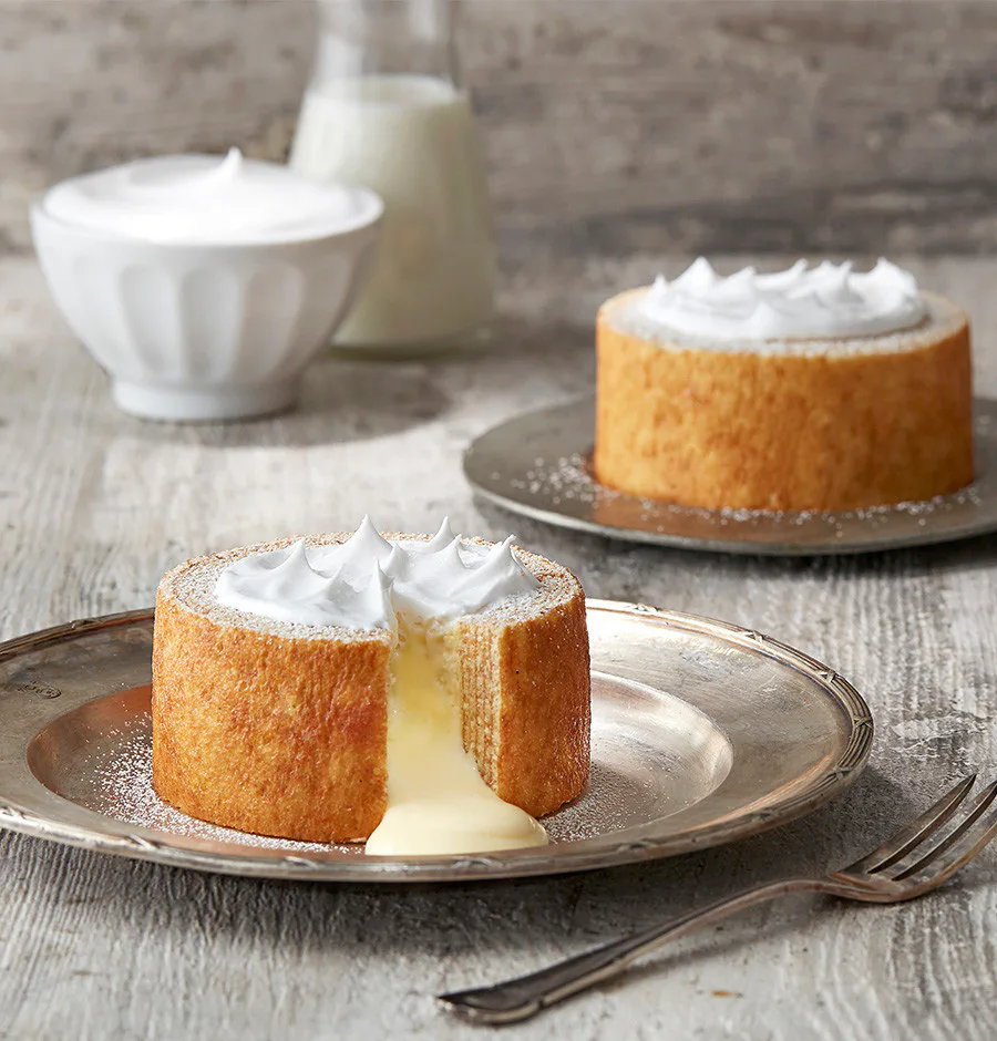 14 Starbucks Cakes You Can Get All Over The World