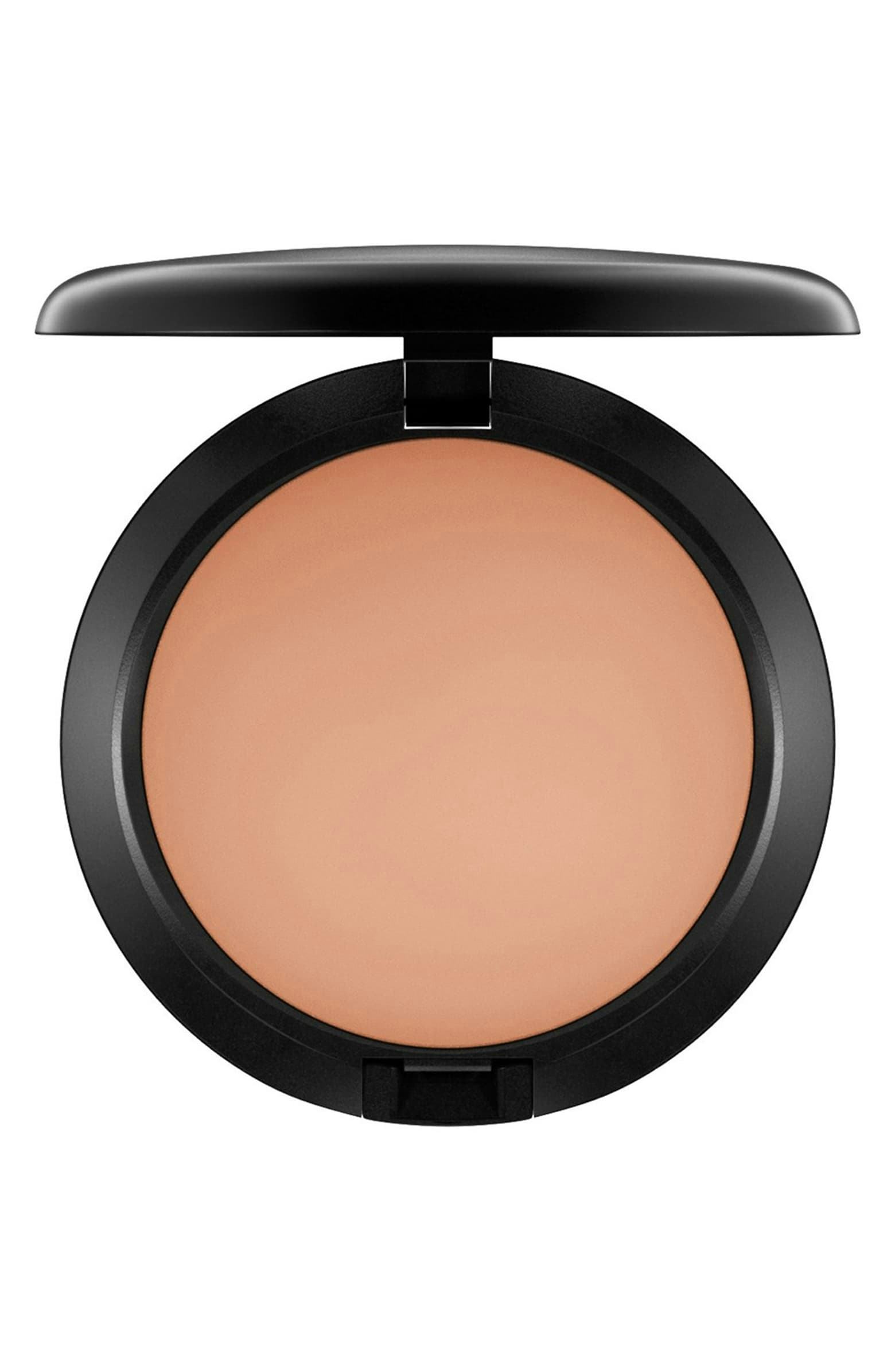 How To Wear Bronzer On Pale Skin (Without Making A Streaky Mess)