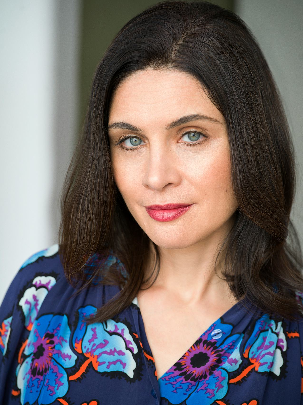 How Do You Keep Friendships Alive? Lauren Mechling Explores That ...