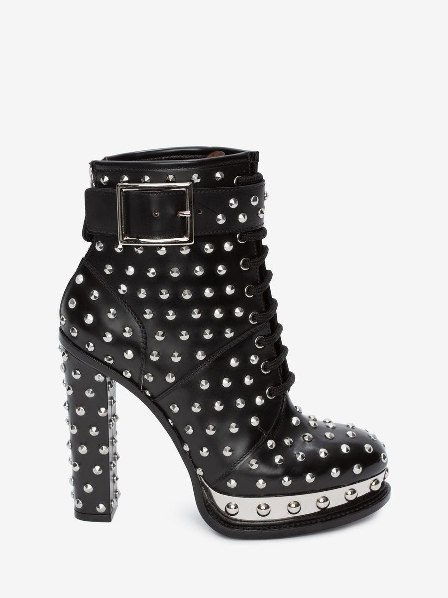 Alexander McQueen’s Fall 2019 Accessories Collection Features A Very ...