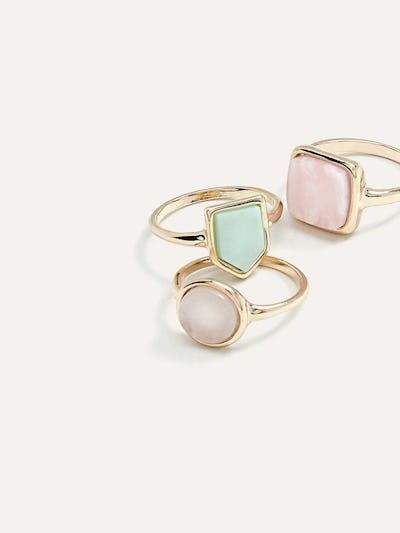 6 Plus Size Ring Brands Any Minimal Jewelry Lover With Thick Fingers ...