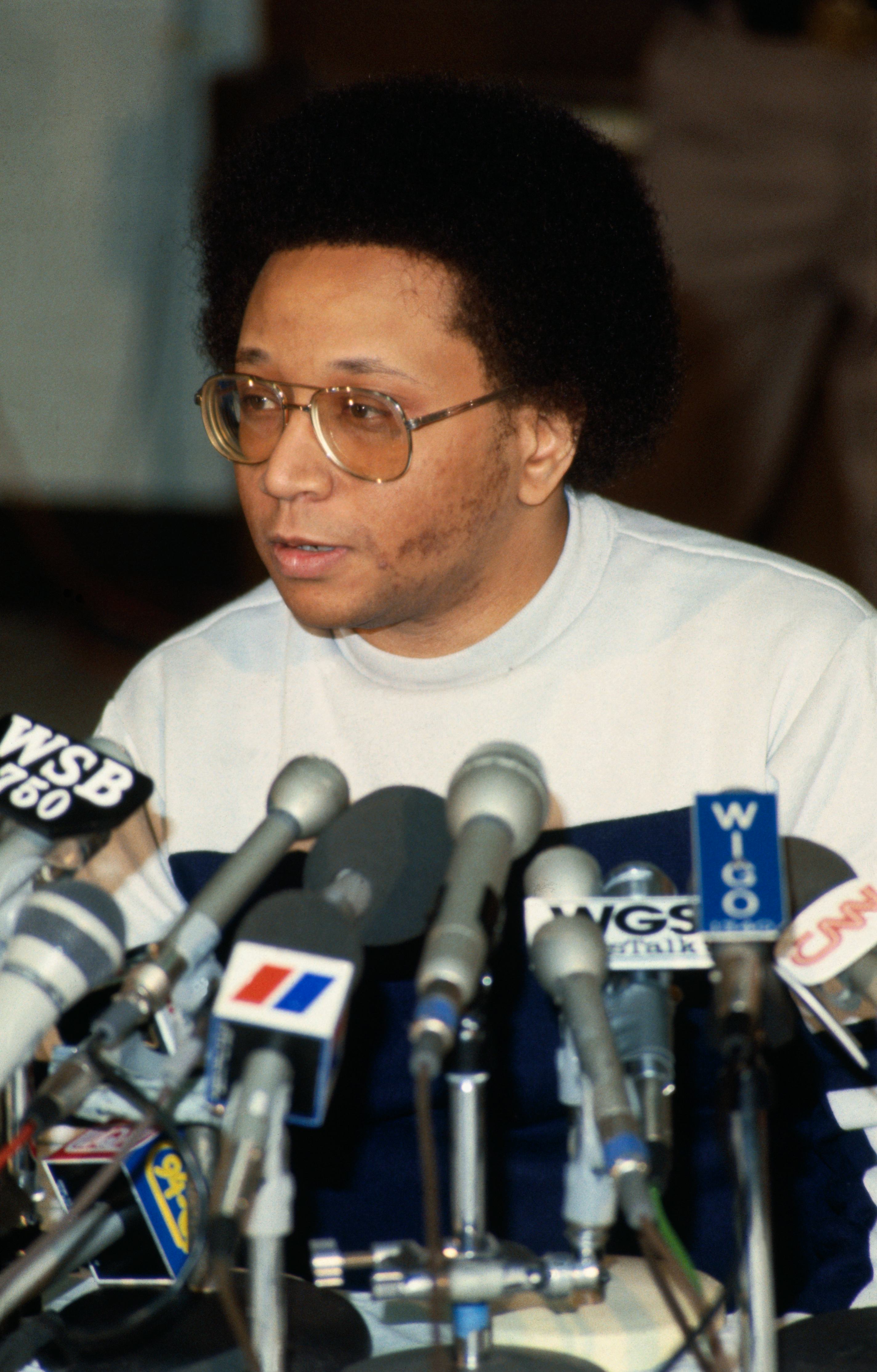 Photos Of The Real Wayne Williams Compared To The 'Mindhunter' Season 2 ...