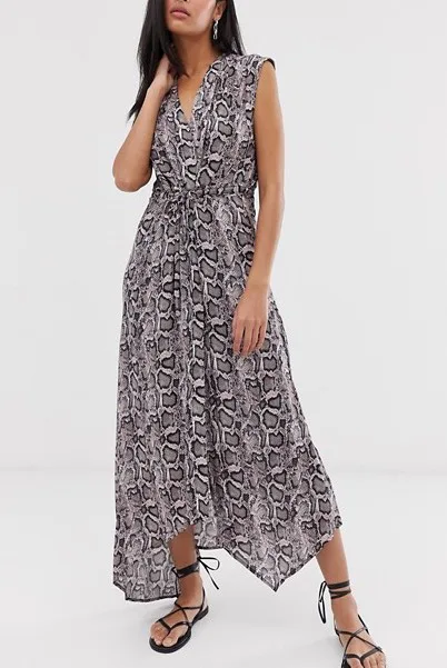 Cindy Crawford's Snake-Print Dress Is An Elegant Take On The Trend ...
