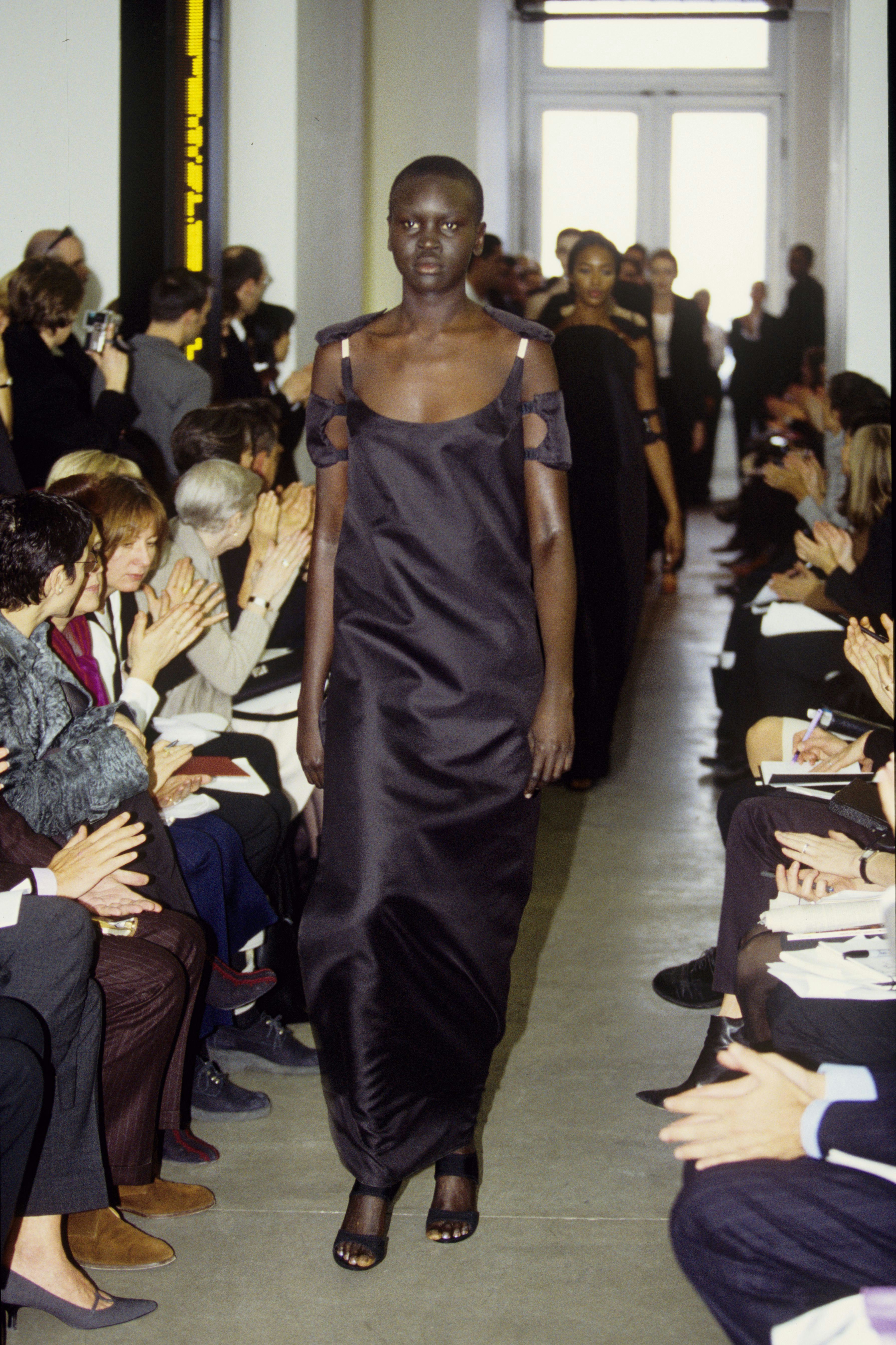 1999 Fashion Week Runway Shows Looked So Different (But Also Strangely ...