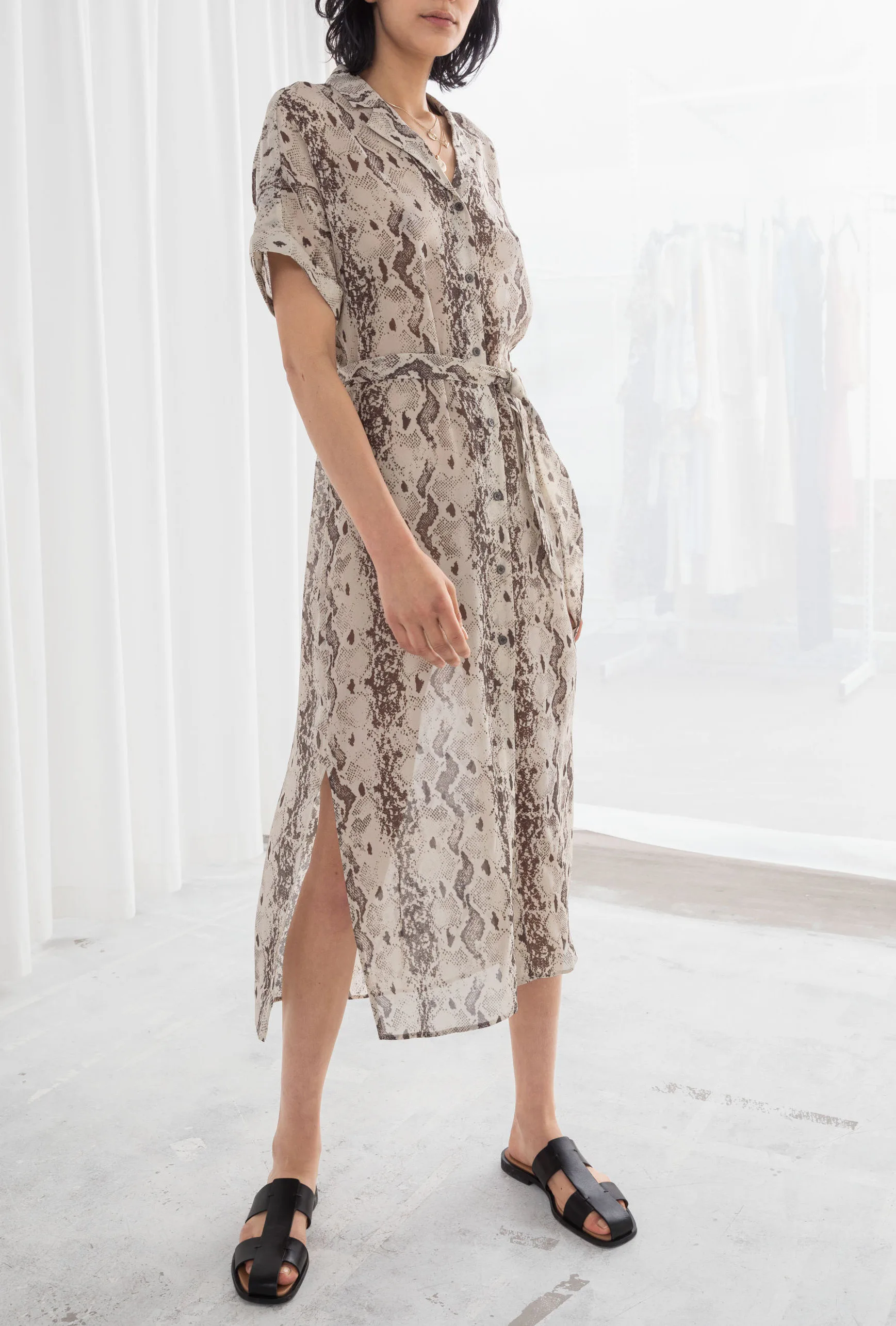 Cindy Crawford's Snake-Print Dress Is An Elegant Take On The Trend ...