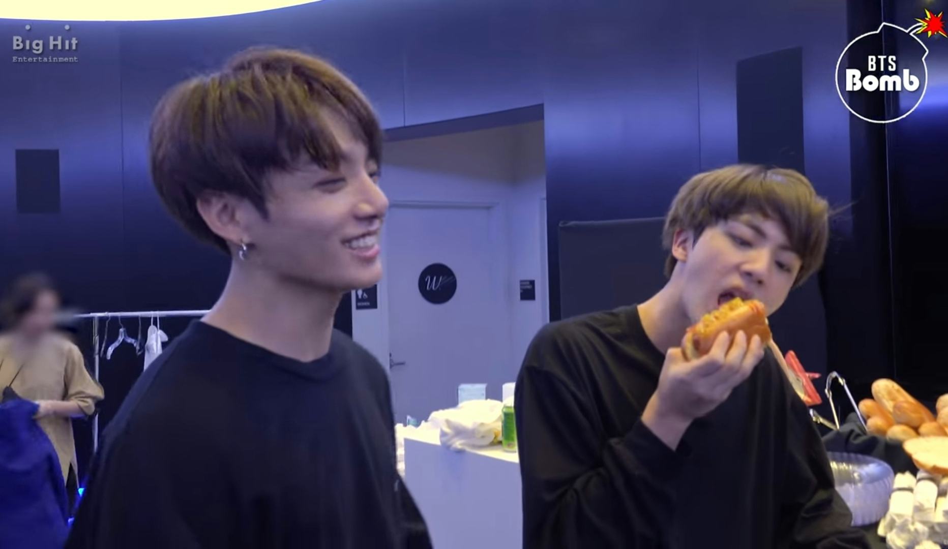 This Video Of Jungkook Convincing BTS To Eat Hot Dogs Will Make You ...