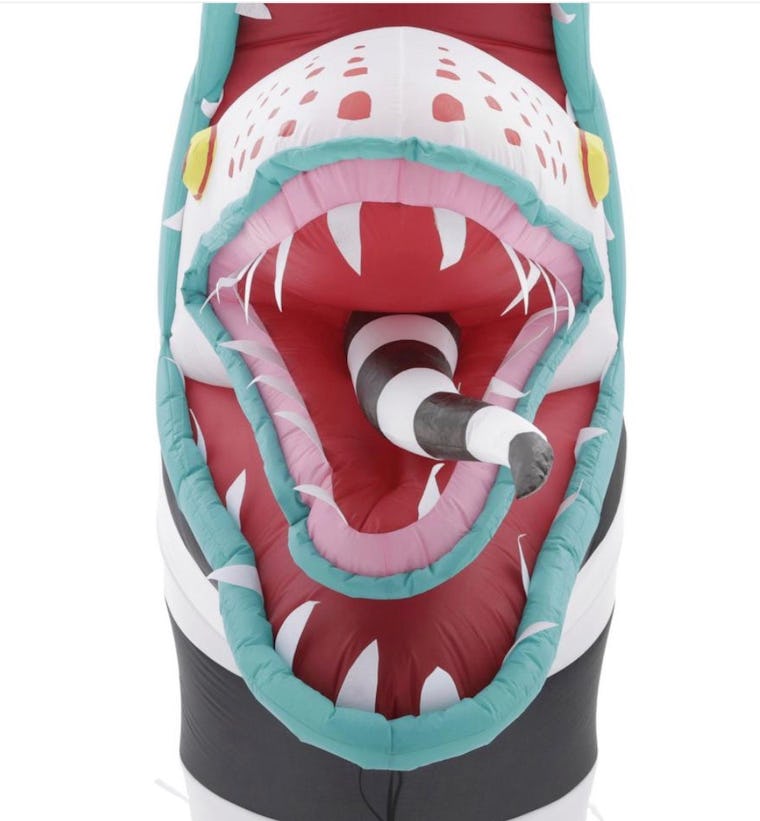 This Inflatable Beetlejuice Sandworm From Home Depot Has A Giant Moving ...