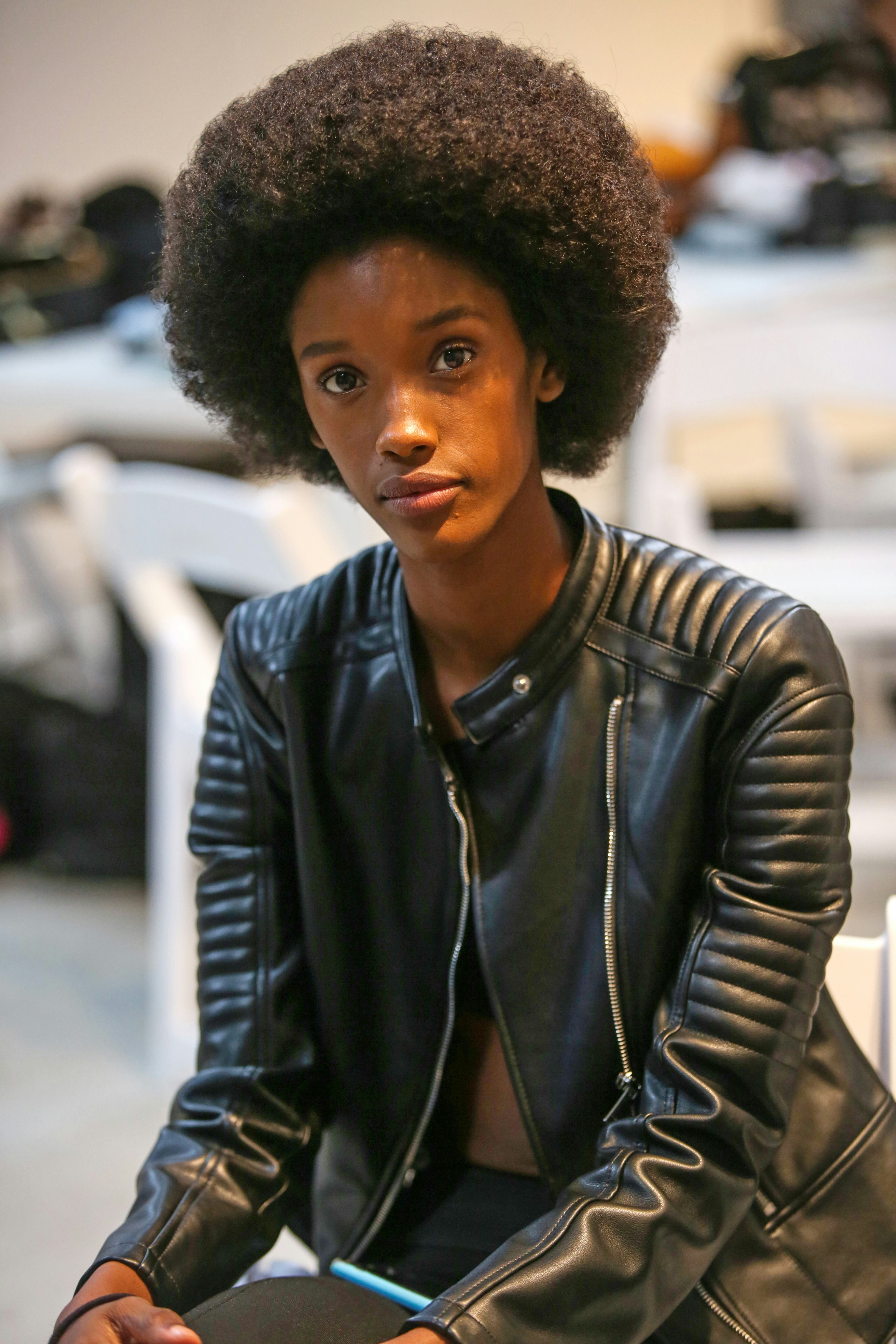 Prada’s Spring/Summer 2020 Hair & Makeup Was Part Grungy, Part Preppy ...