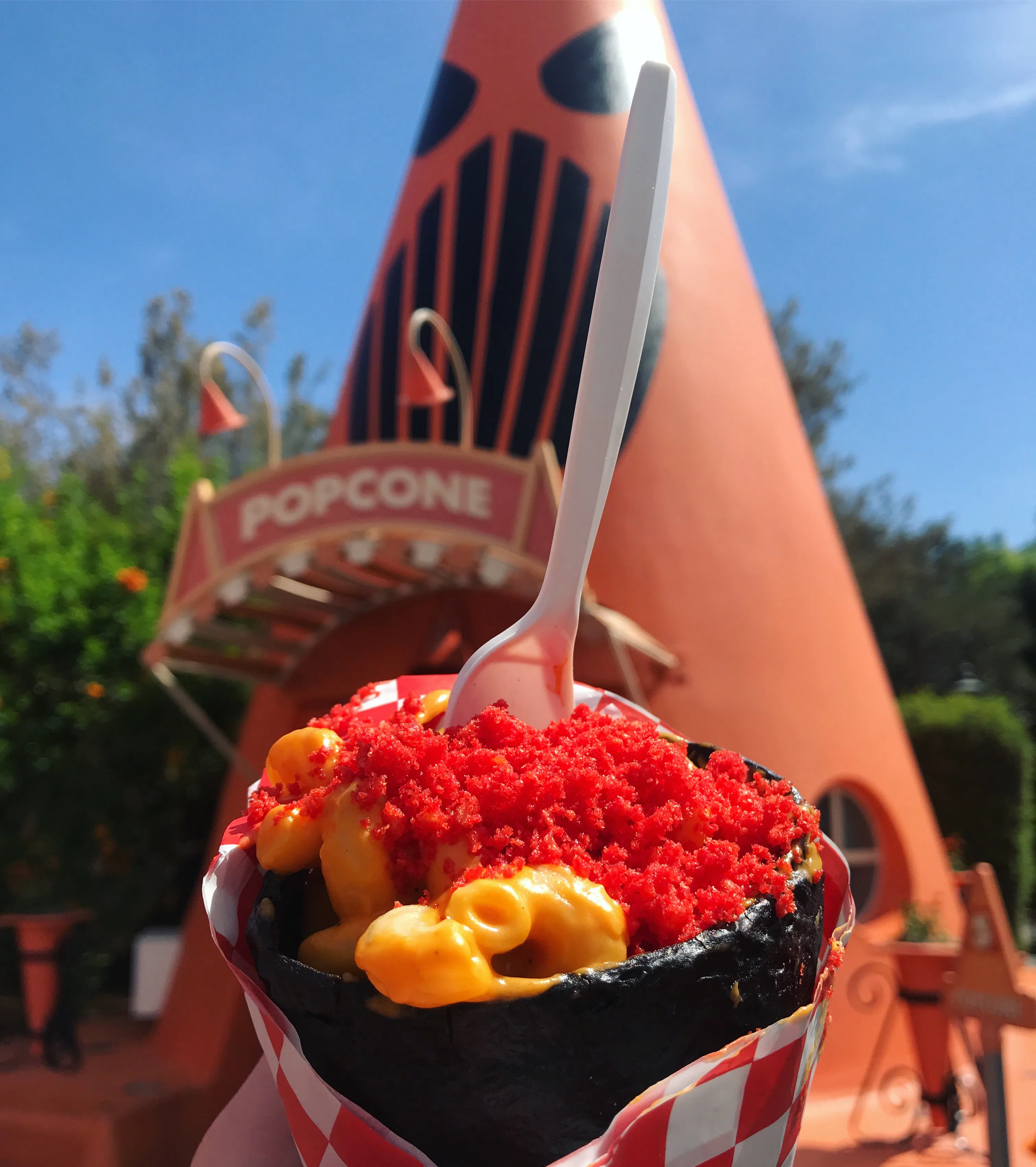 This Disneyland Food Guide Will Make Your Mouth Water