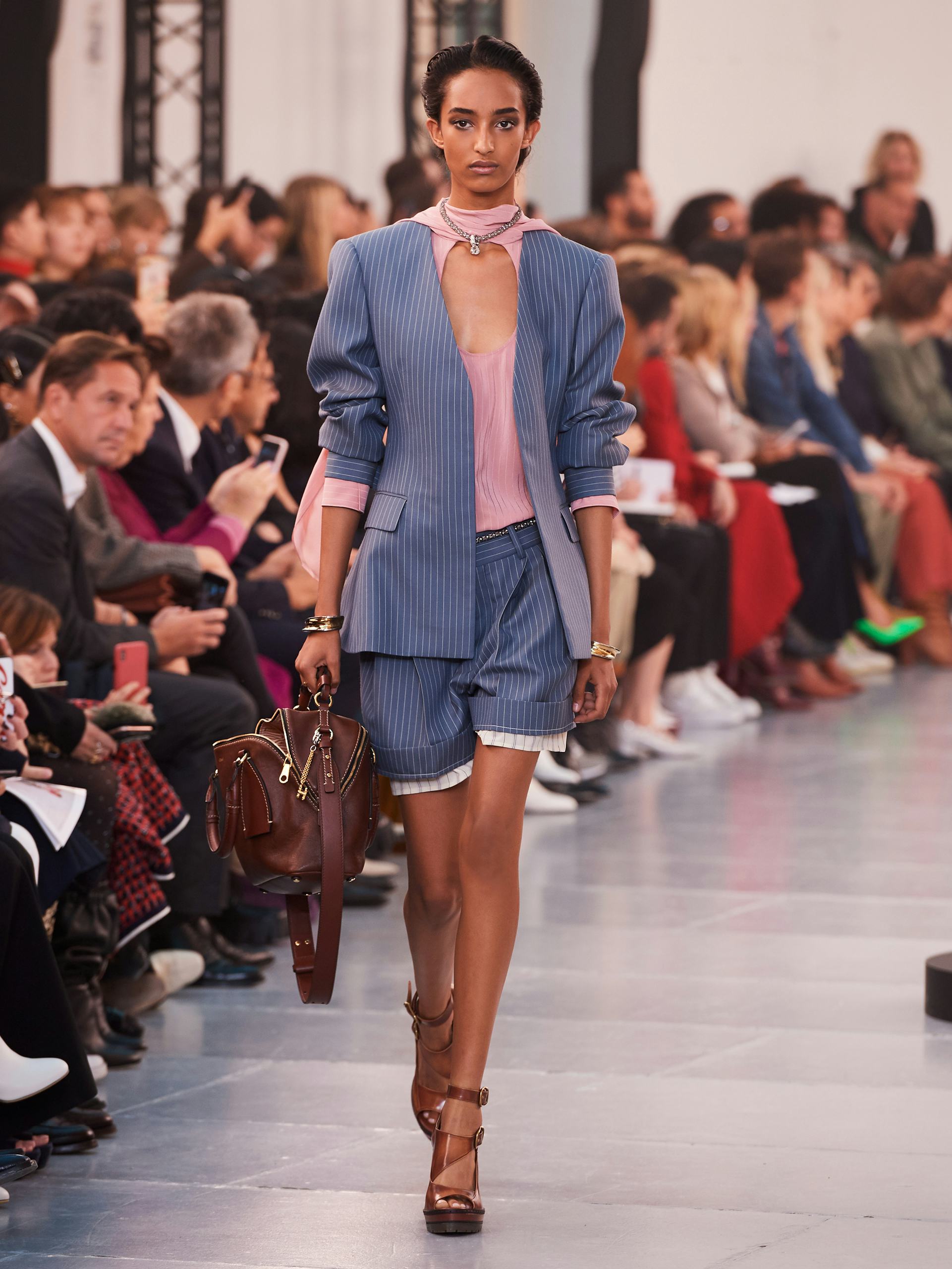 Chloe's Spring/Summer 2020 Runway Collection Is A Modern Take On ...