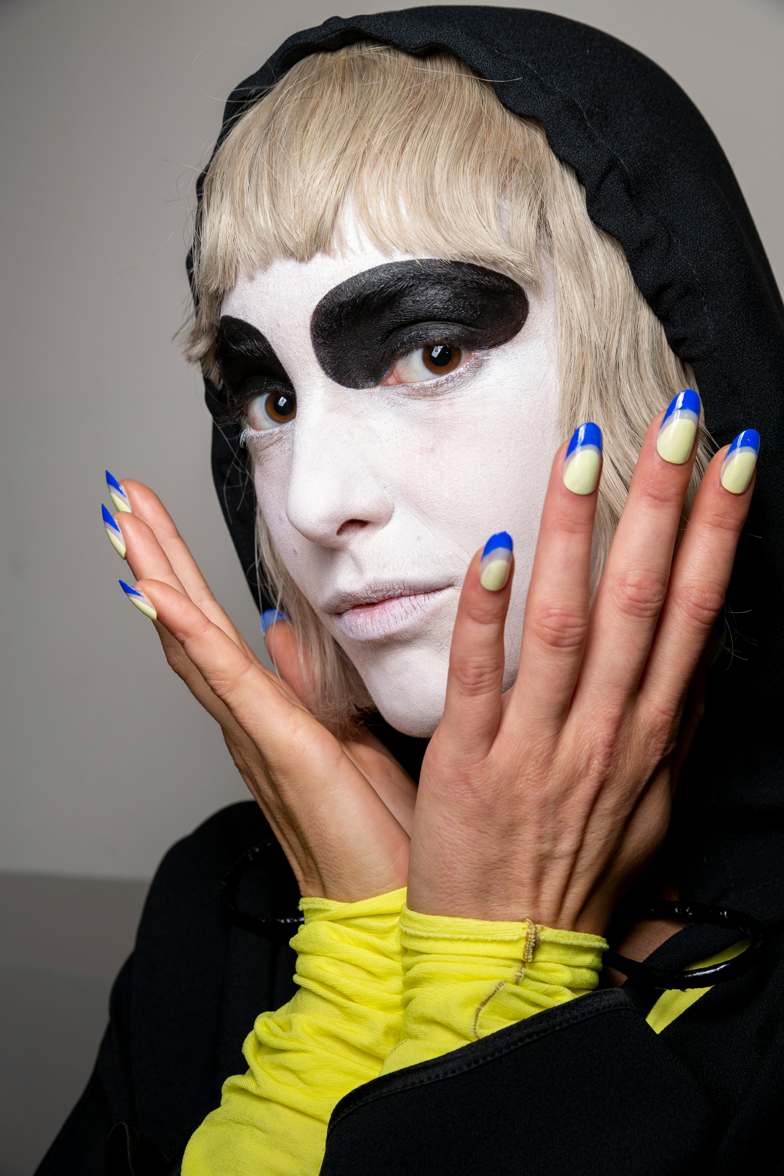 5 Paris Fashion Week Spring/Summer 2020 Nail Looks For Solid Color ...