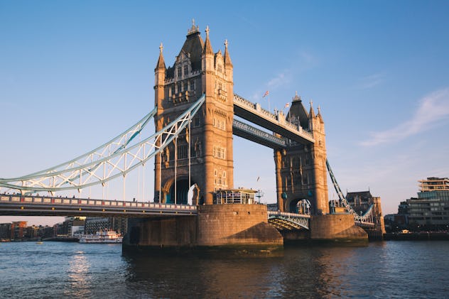 All The Locations The 'Friends' Cast Visited In London For "The One ...