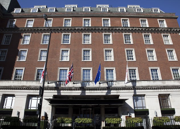 All The Locations The 'Friends' Cast Visited In London For "The One ...