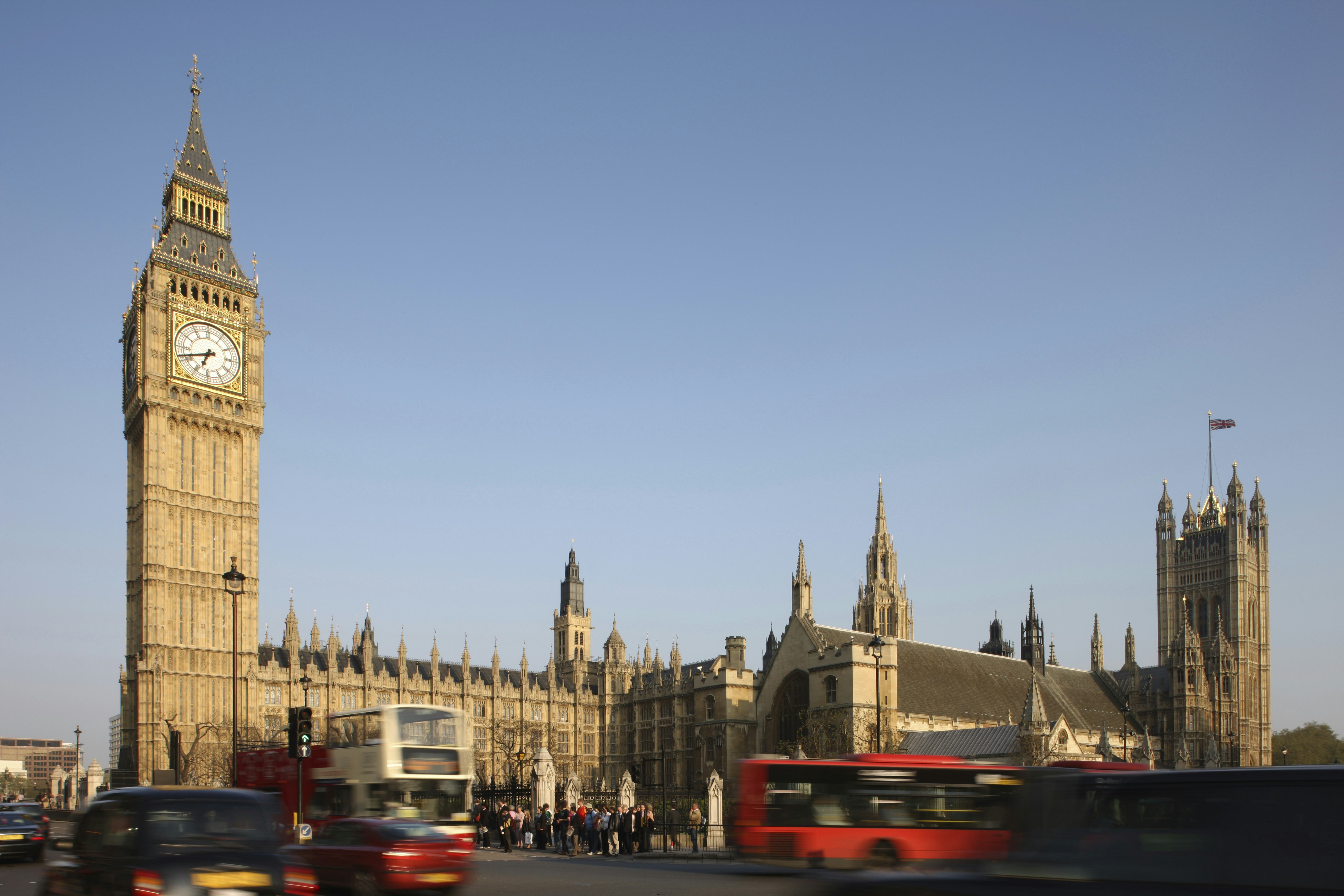 All The Locations The 'Friends' Cast Visited In London For "The One ...