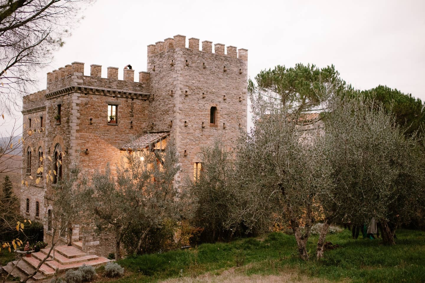 10 Castles On Airbnb For A Bachelorette That's Worthy Of A Disney Movie