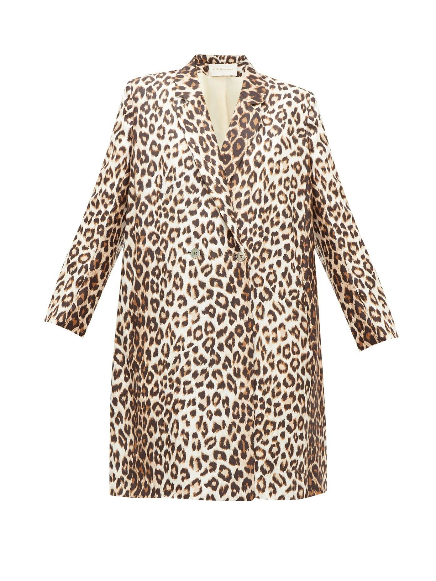 Anne Hathway's Leopard-Print Coat Proves *Exactly* Why It's A Must-Have ...
