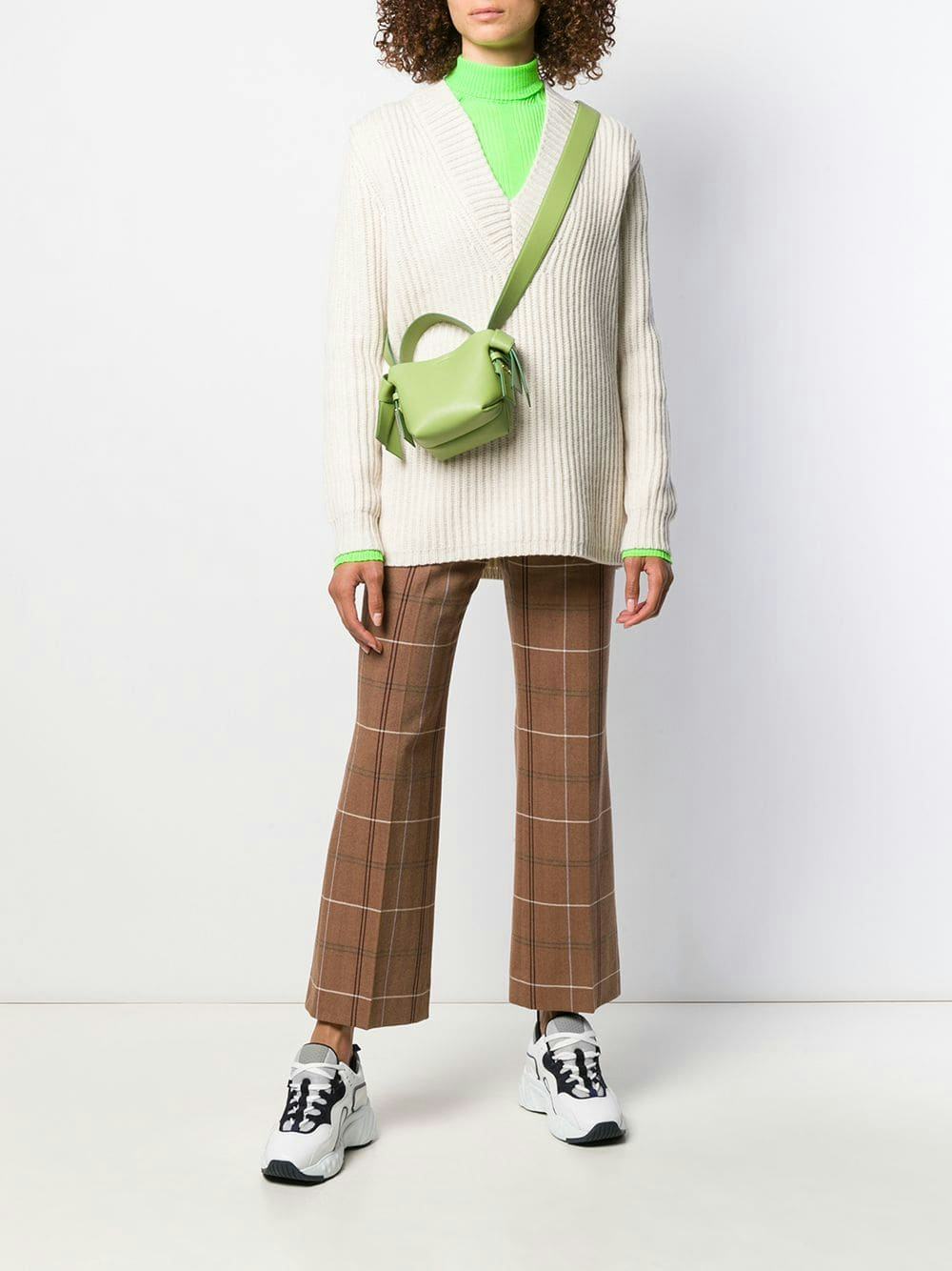 Low-Rise Pants Are Back On Trend In 2020 (Yes, Really)