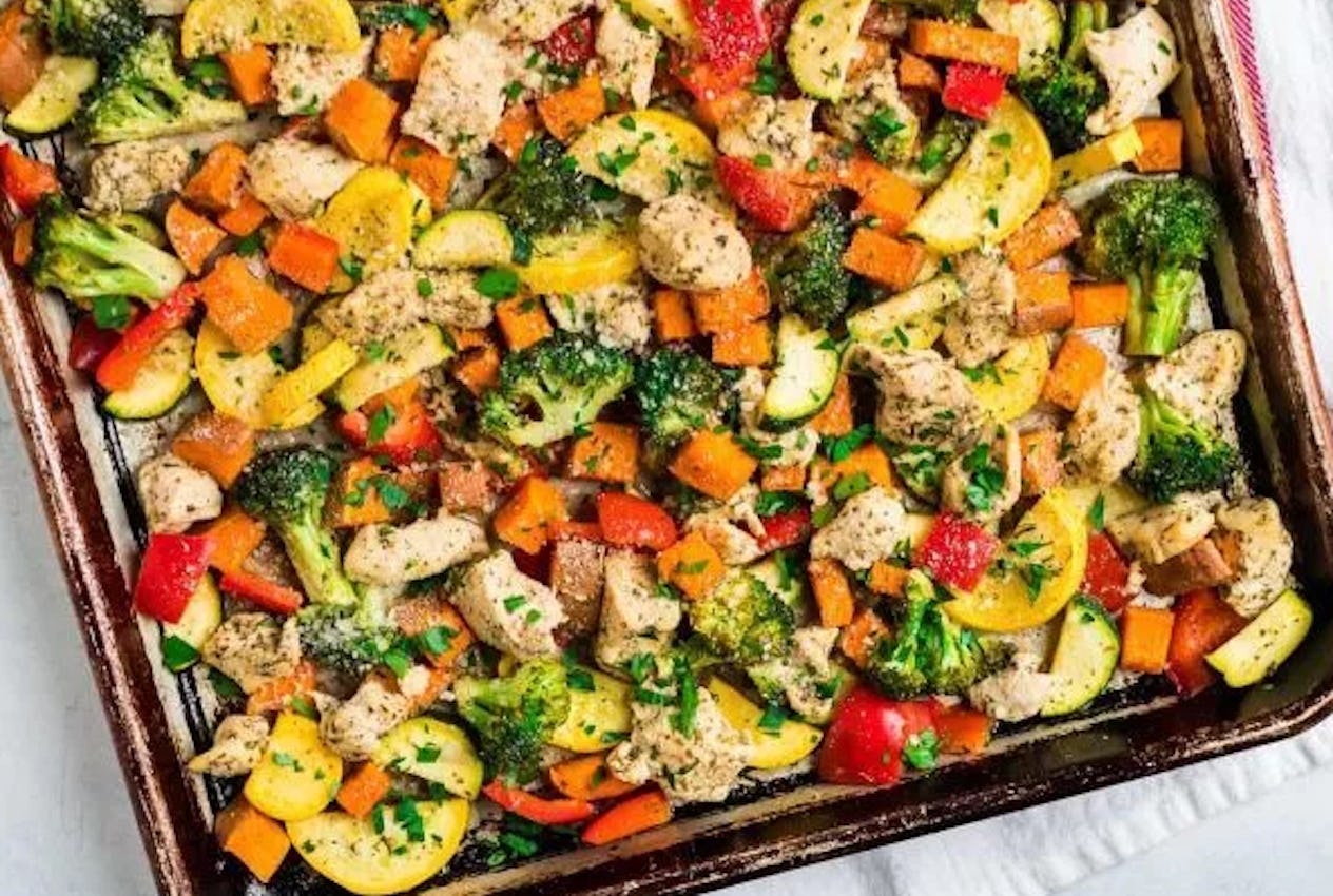 11 Sheet Pan Lunches That Kids Will Love (& You'll Love The Easy Cleanup)