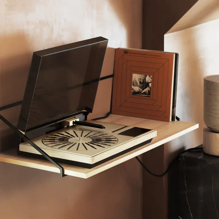 Bang & Olufsen's resurrected 1970s turntable has an ungodly price tag