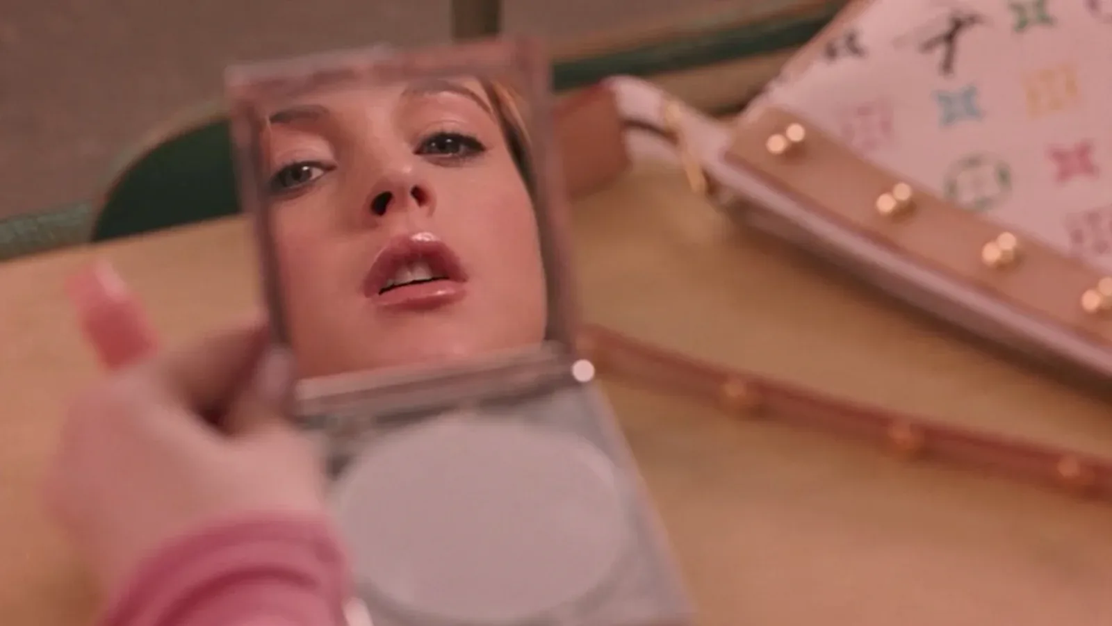 15 Beauty Products to Channel “Mean Girls” ‘00s Glam