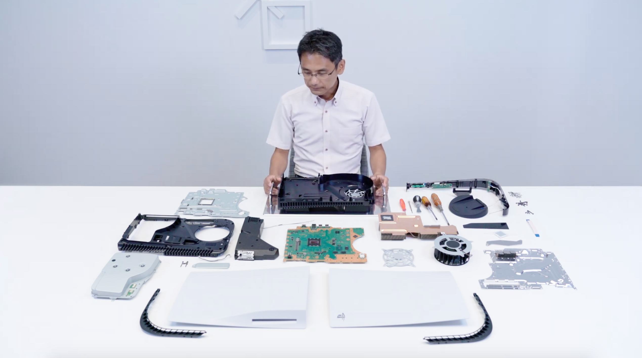 PS5 teardown: 5 surprising details from liquid metal to heatsink