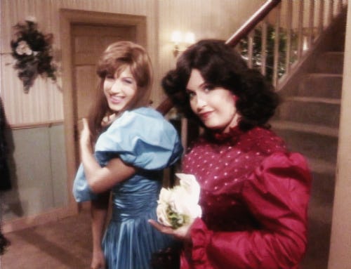 7 Monica & Rachel 'Friends' Poses To Recreate With Your Best Friend On ...