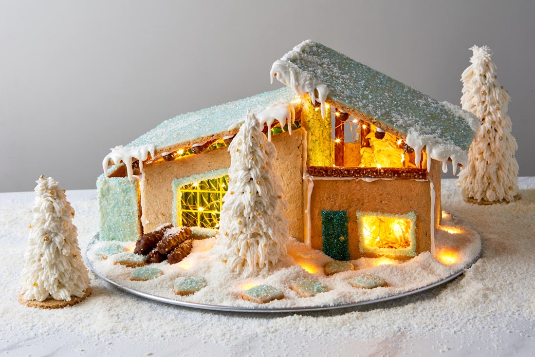 19 Beautiful, Elaborate Gingerbread Houses