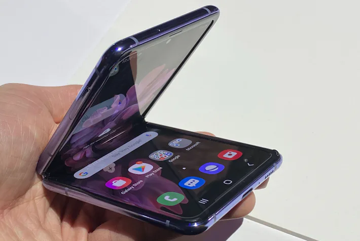 Samsung announces Galaxy Z Flip with the world's first foldable glass ...