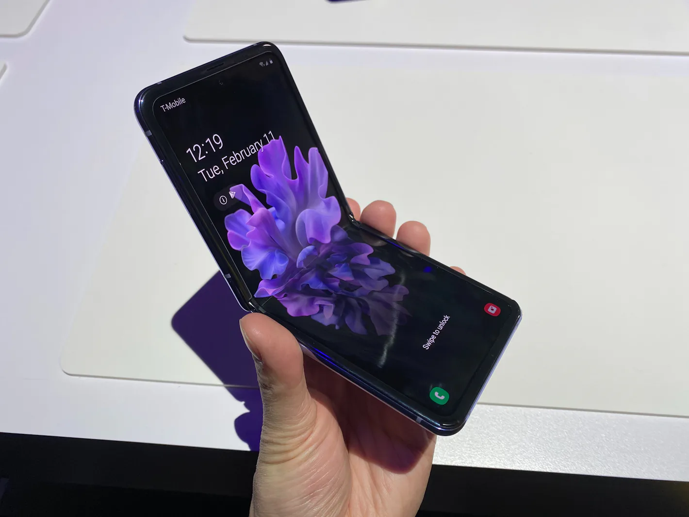 Samsung announces Galaxy Z Flip with the world's first foldable glass ...