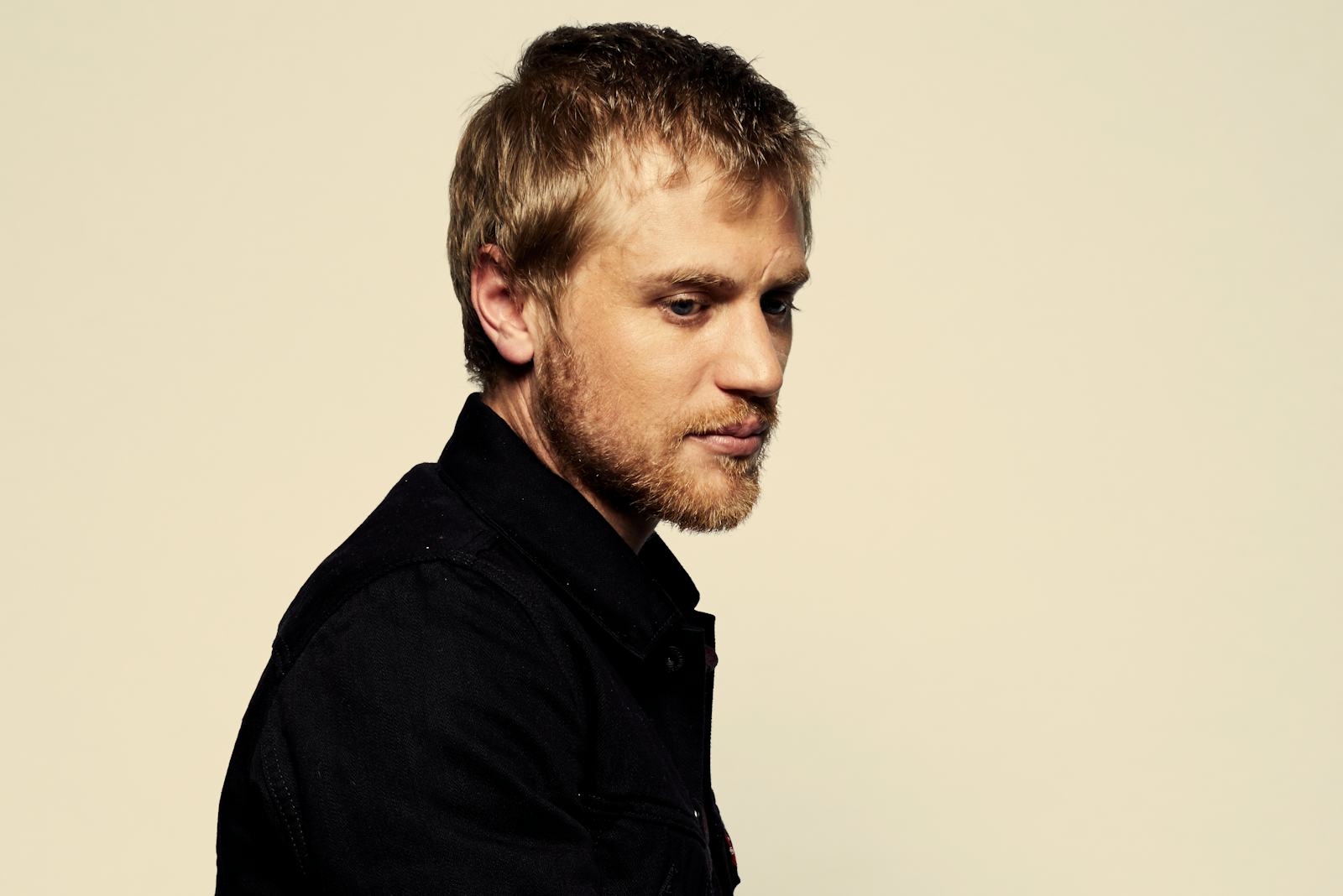 Johnny Flynn On 'Emma,' Cancel Culture, & Playing A Very Specific David ...
