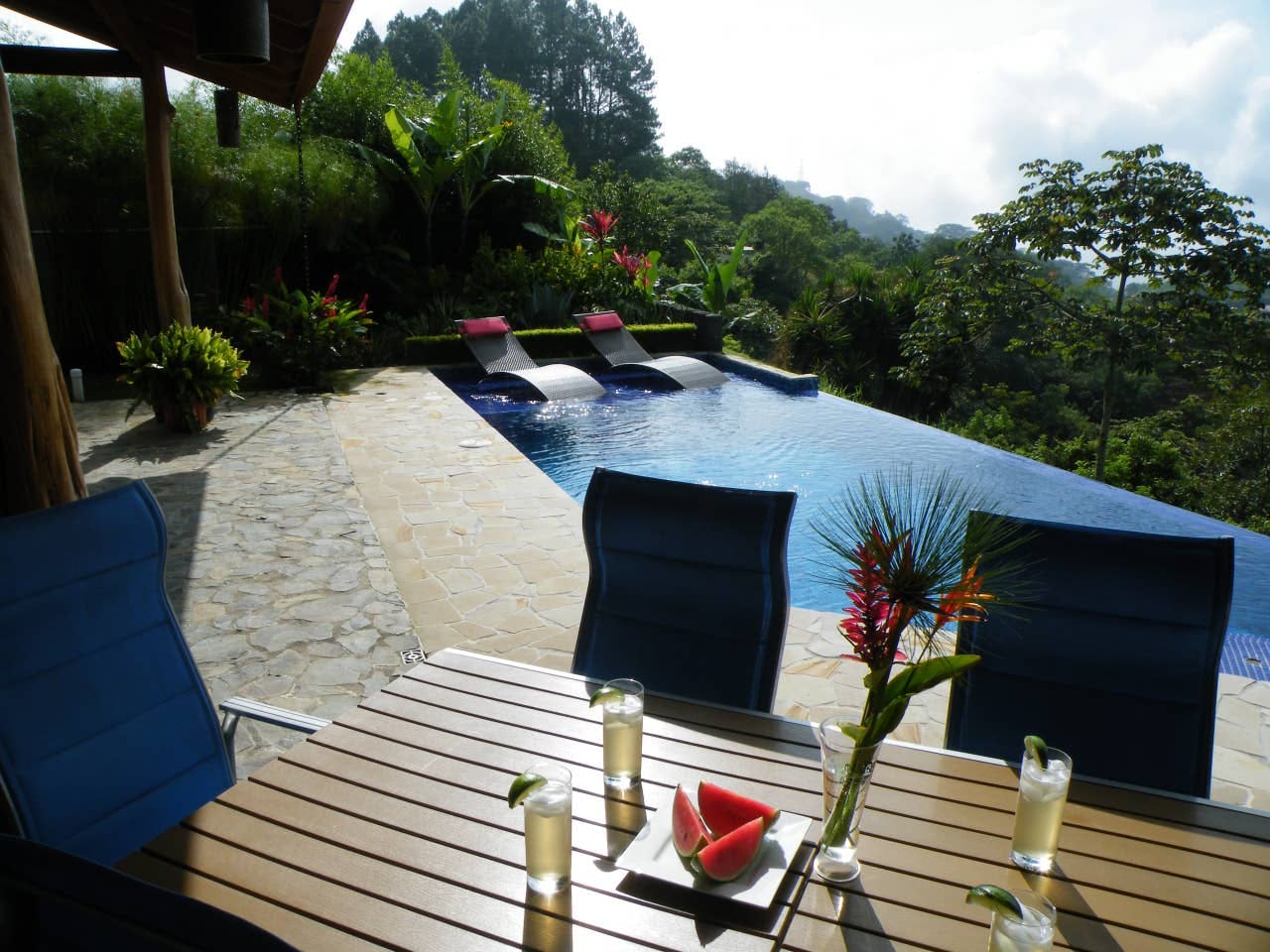 Airbnbs With Infinity Pools That'll Take Your Pics To Infinity & Beyond