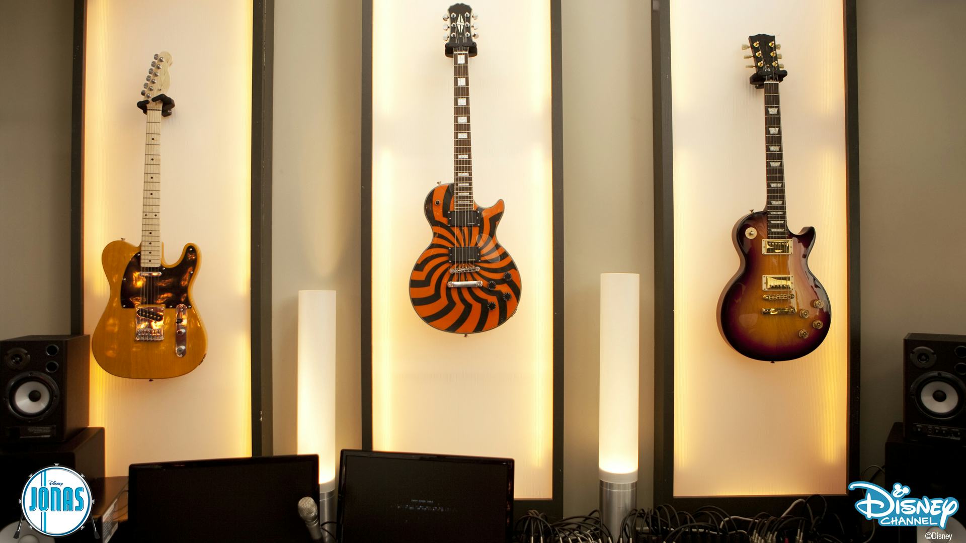 7 Disney Channel Zoom Backgrounds Featuring Throwback Shows