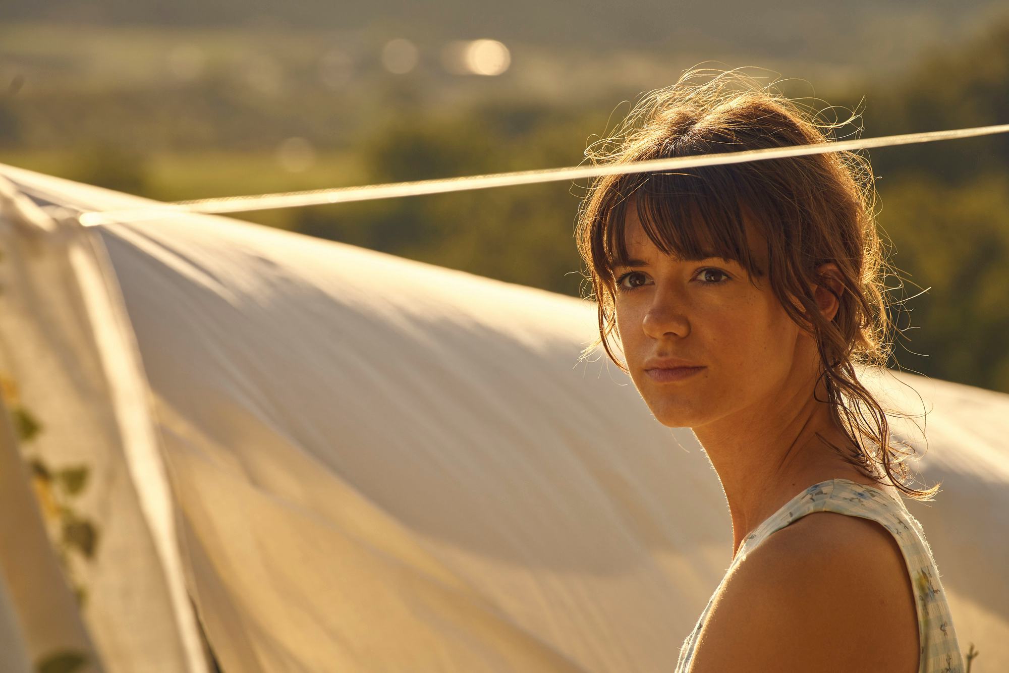 These New 'Normal People' Pictures Give Us A Glimpse Behind The Scenes