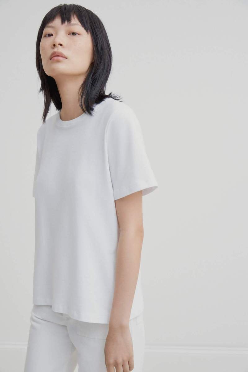 How To Style Comfy Clothes, According To 9 Fashion Stylists